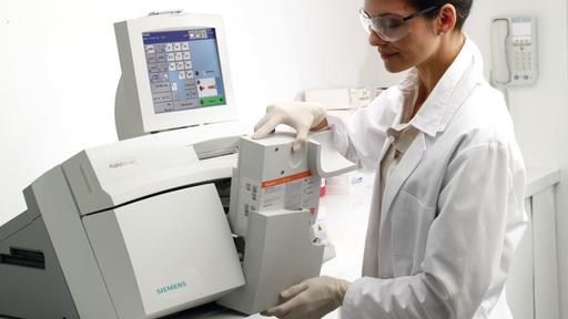 幅広い分析項目、高い精度と迅速な結果判定！ラピッドラボ1200シリーズ - Siemens Healthineers Japan