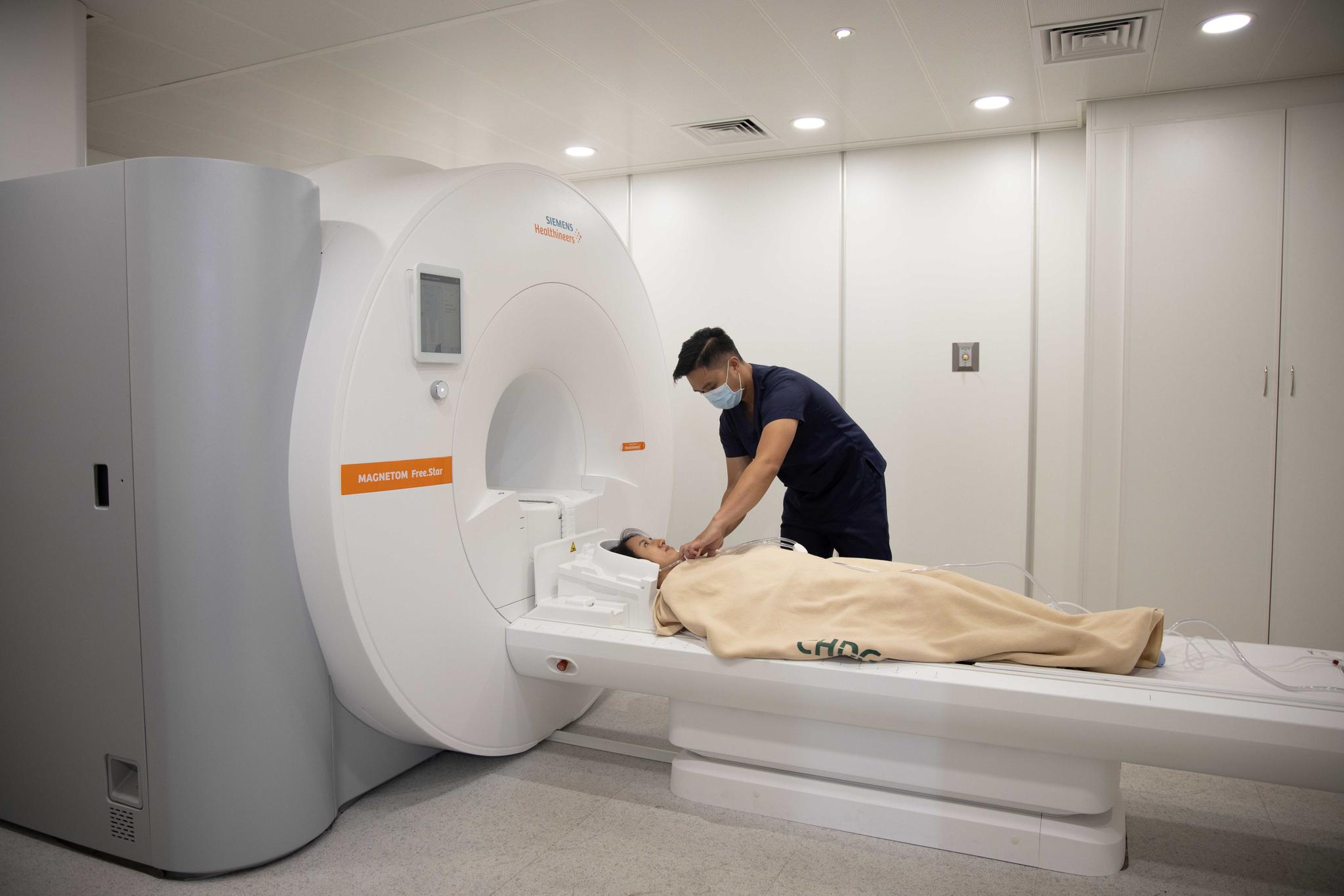 Cordillera Hospital of the Divine Grace introduces the first MRI in La ...