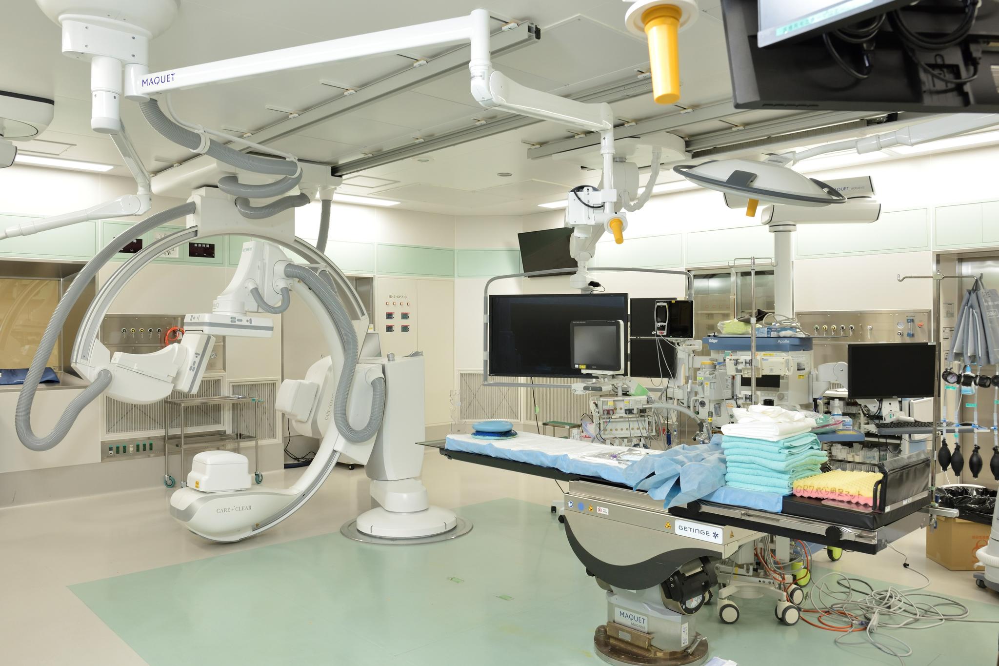 バイプレーンと手術台を組み合わせた脳神経外科専用ハイブリッド手術室 - Siemens Healthineers Japan