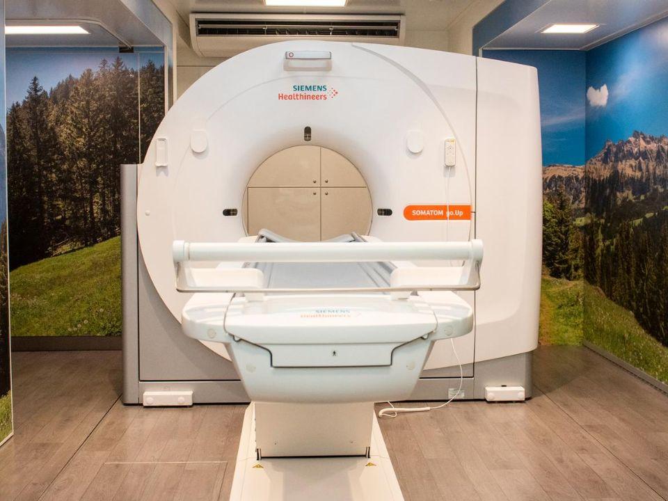 Mobile lung cancer screening service