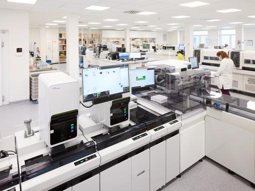 Lab Automation: Laborautomatisierung – ein Erfahrungsbericht – Siemens Healthineers Deutschland