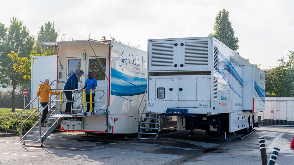 Mobile lung cancer screening service