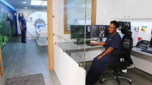 Mobile lung cancer screening service