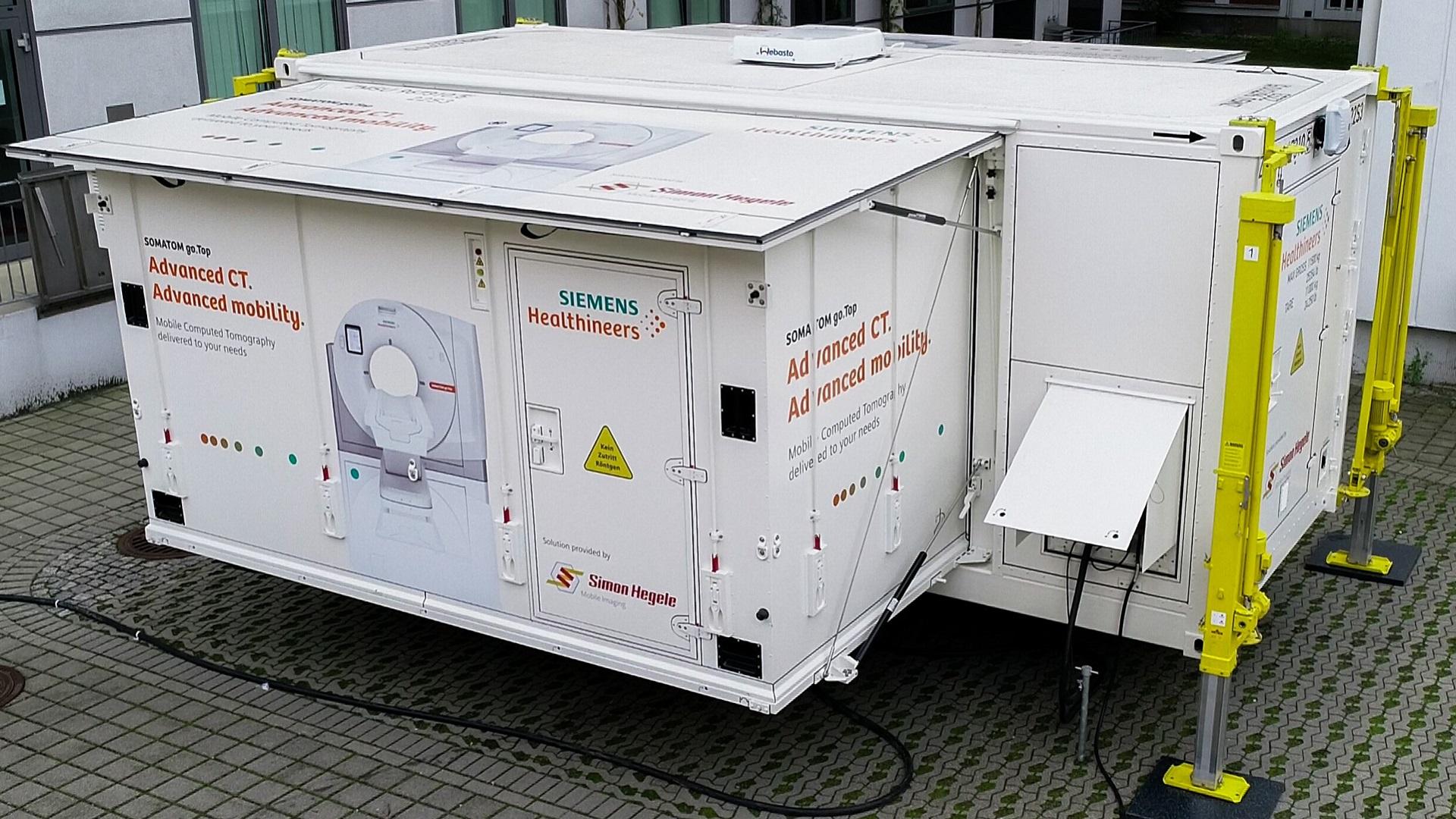 Mobile Lösung: CT SOMATOM go.Top im Container – Siemens Healthineers ...