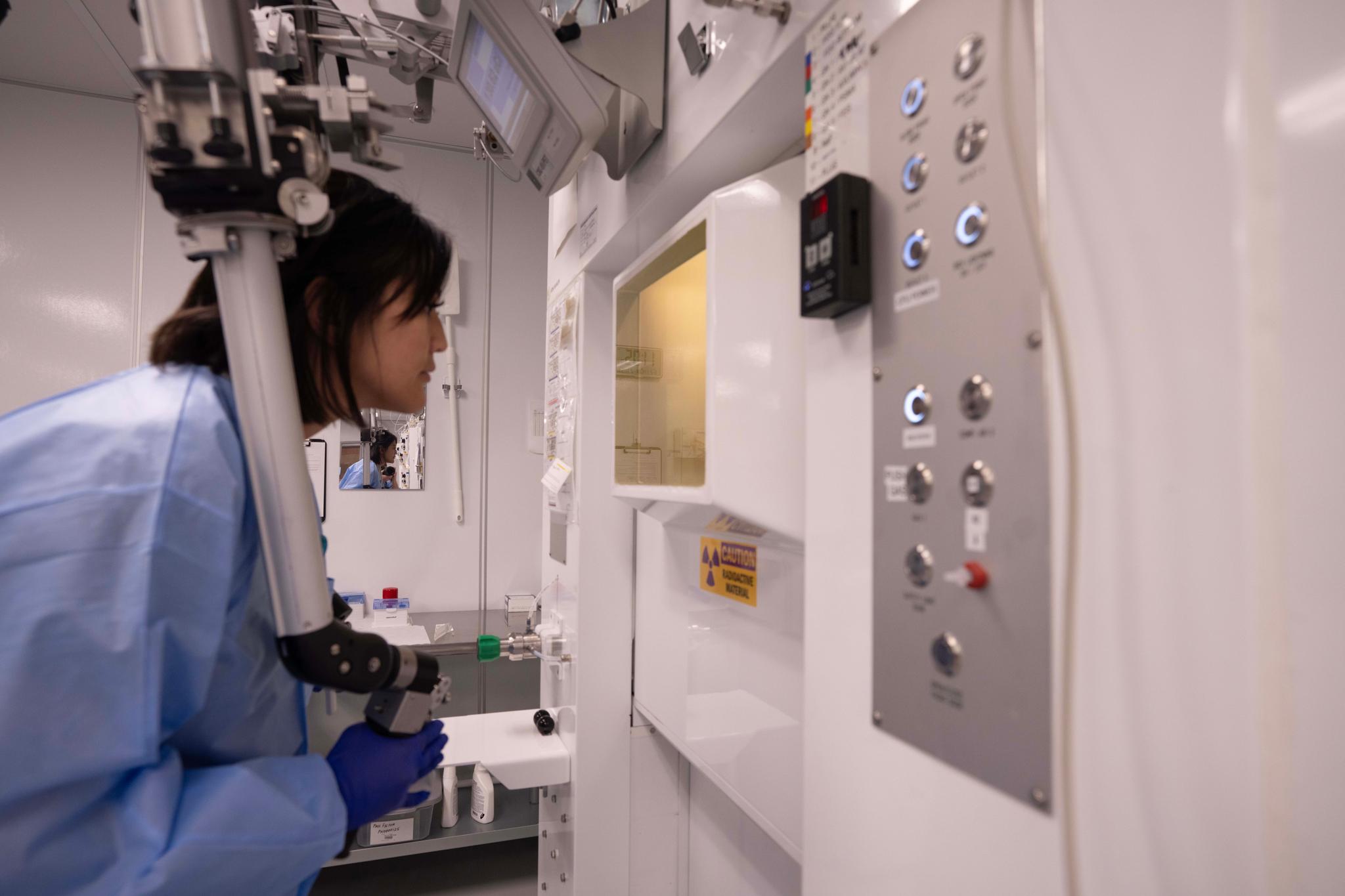 Beta-amyloid PET/CT imaging for Alzheimer's disease - Siemens Healthineers